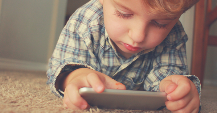 Top Signs That Your Child Is Addicted To Technology | Familyfriendlyhq.ie